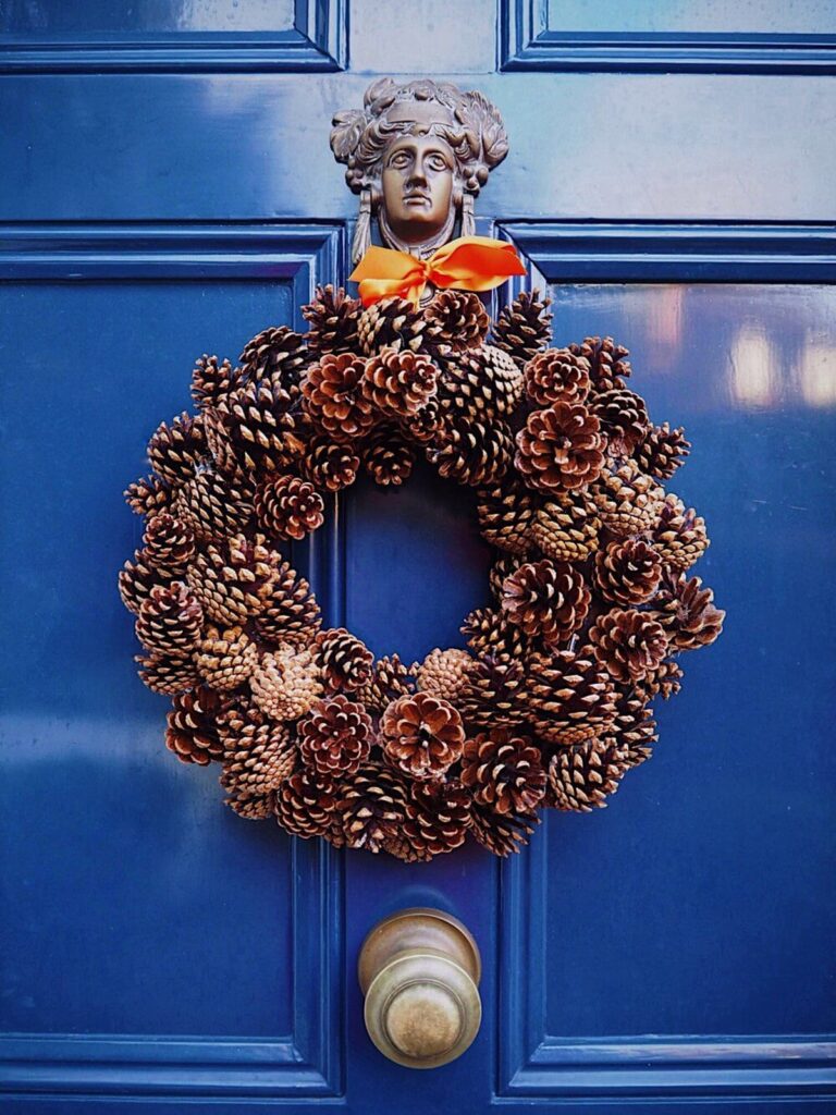29 Dazzling DIY Pinecone Wreath Ideas for Fest - Archeworks