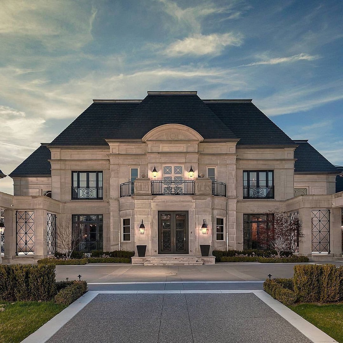17 Inspiring Old Money Mansion Designs for Grand Living - Archeworks