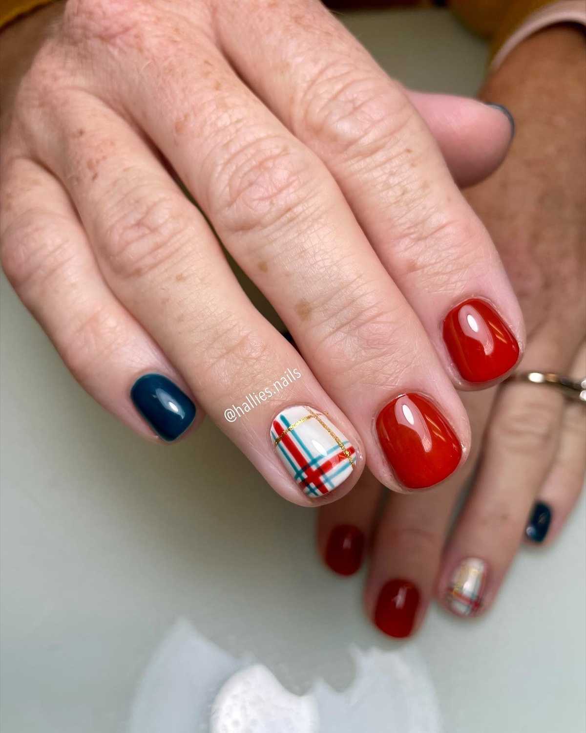 18 Pretty Gel Fall Nail Designs to Try This Season - Archeworks