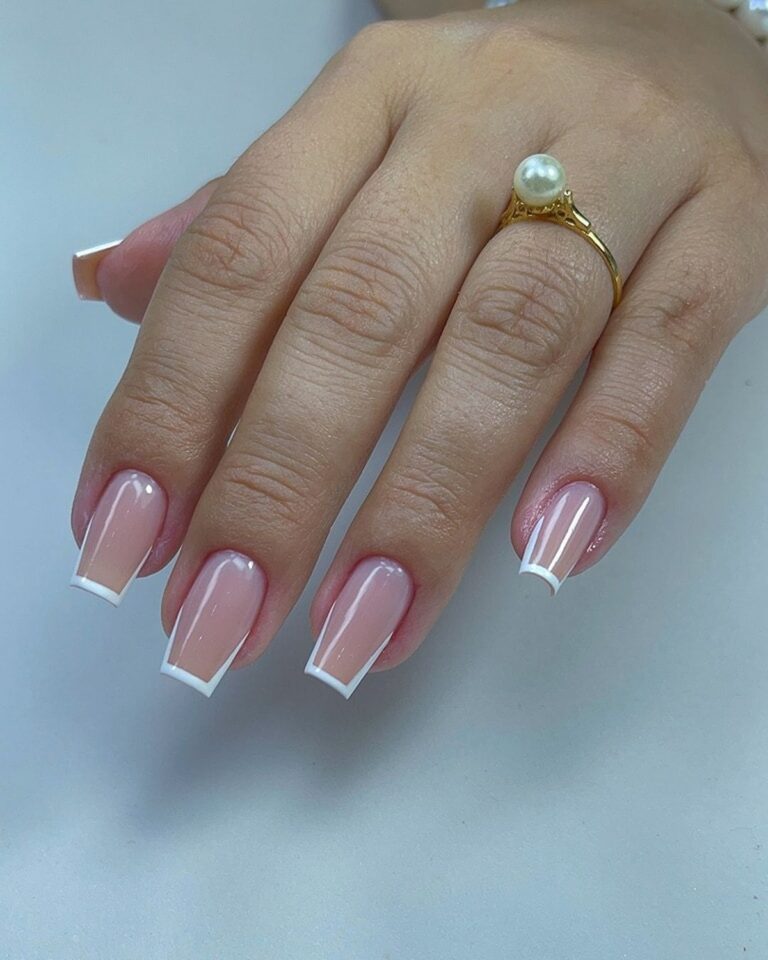 18 Trendy Square French Tip Nail Ideas - Archeworks
