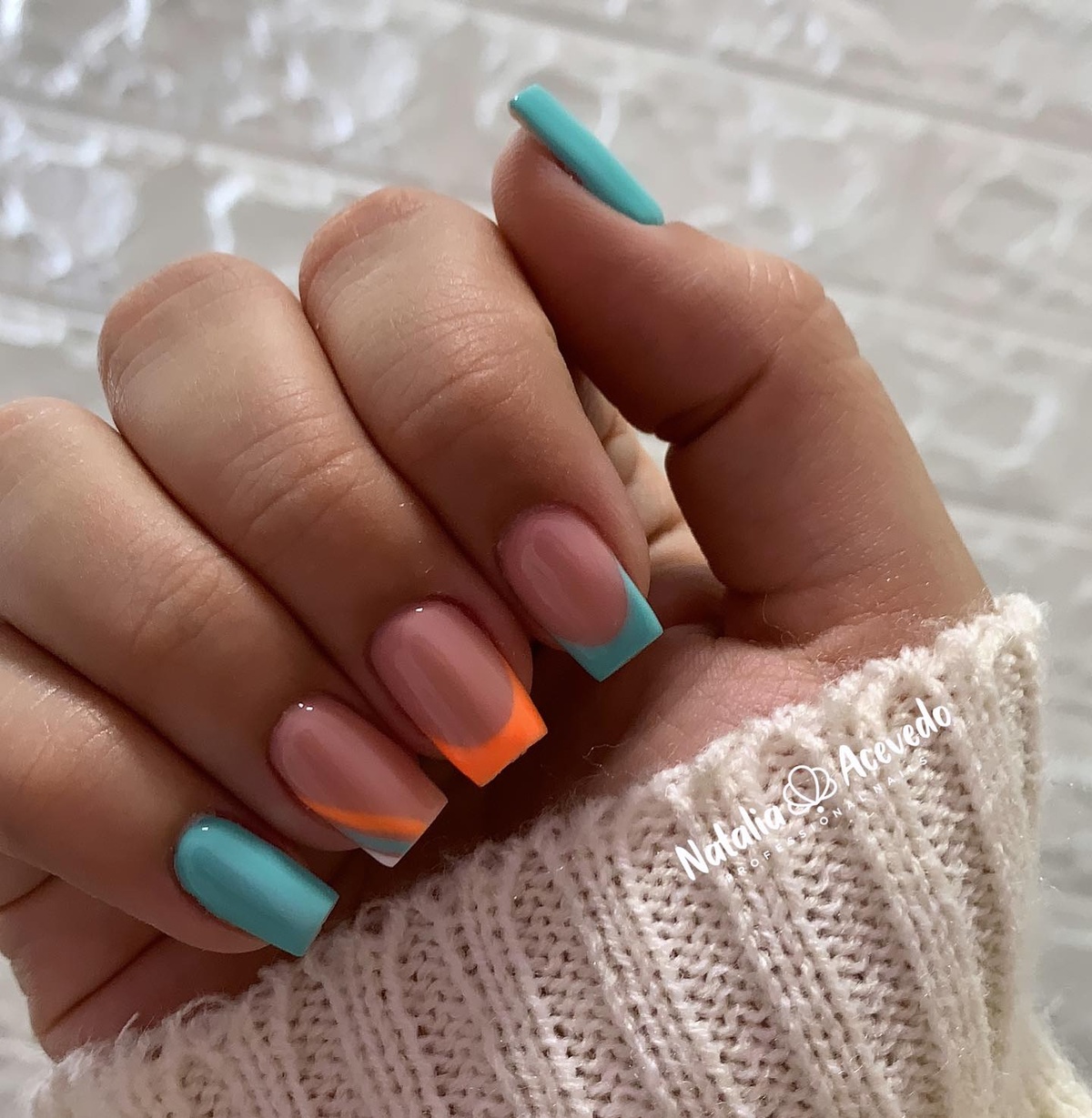18 Fun Two-Tone French Tip Designs to Try - Archeworks