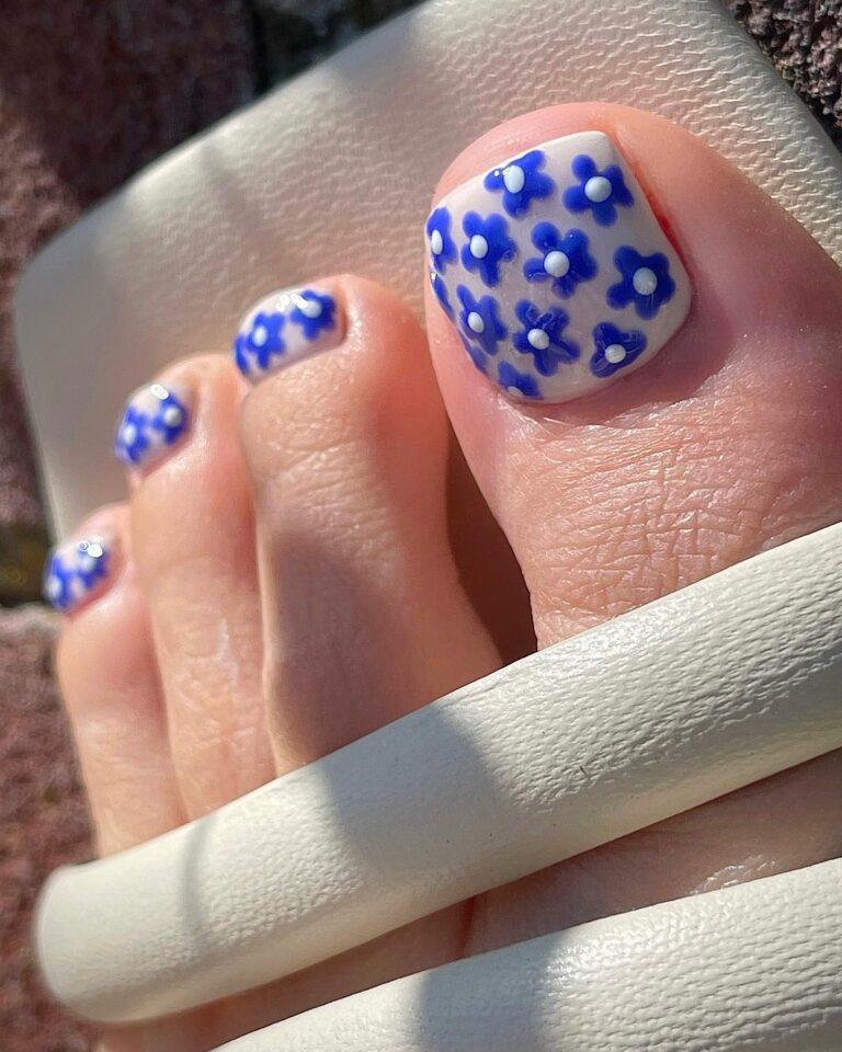 25 Fun and Cute Summer Toenail Ideas - Archeworks