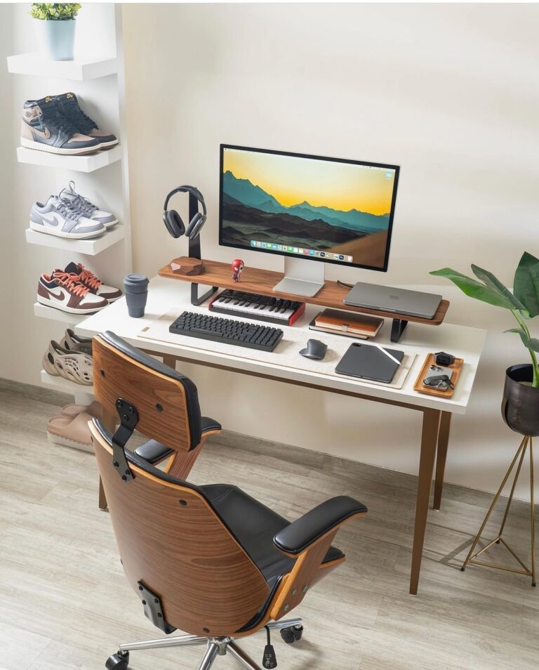 18 Small Desk Setup Ideas for Compact Workspaces - Archeworks