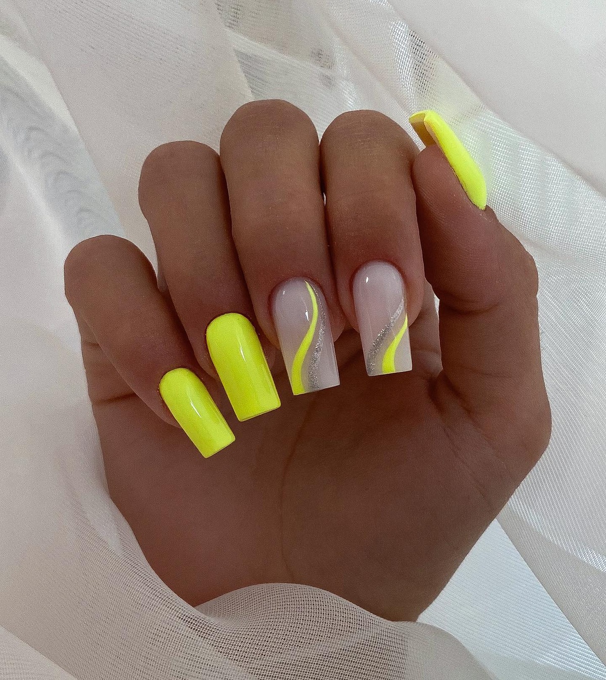 18 Gorgeous Neon Nails to Try This Summer - Archeworks