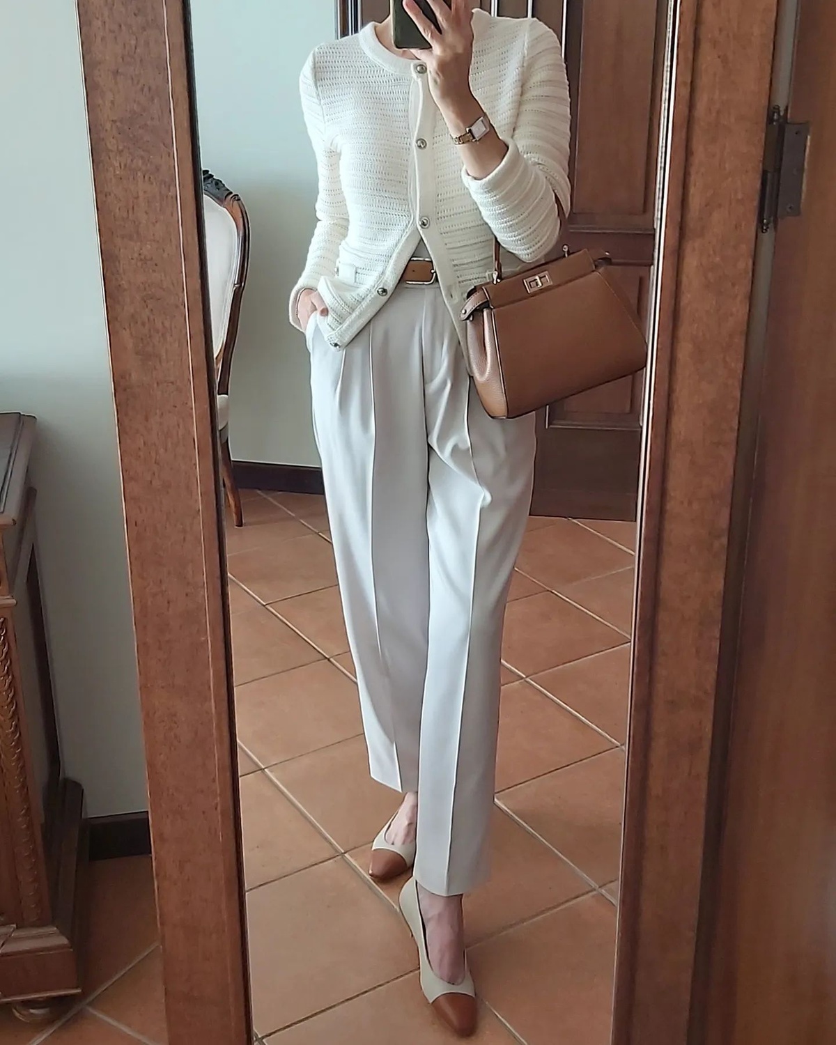 18 Elegant Light Color Outfit Ideas for Any Occasion - Archeworks