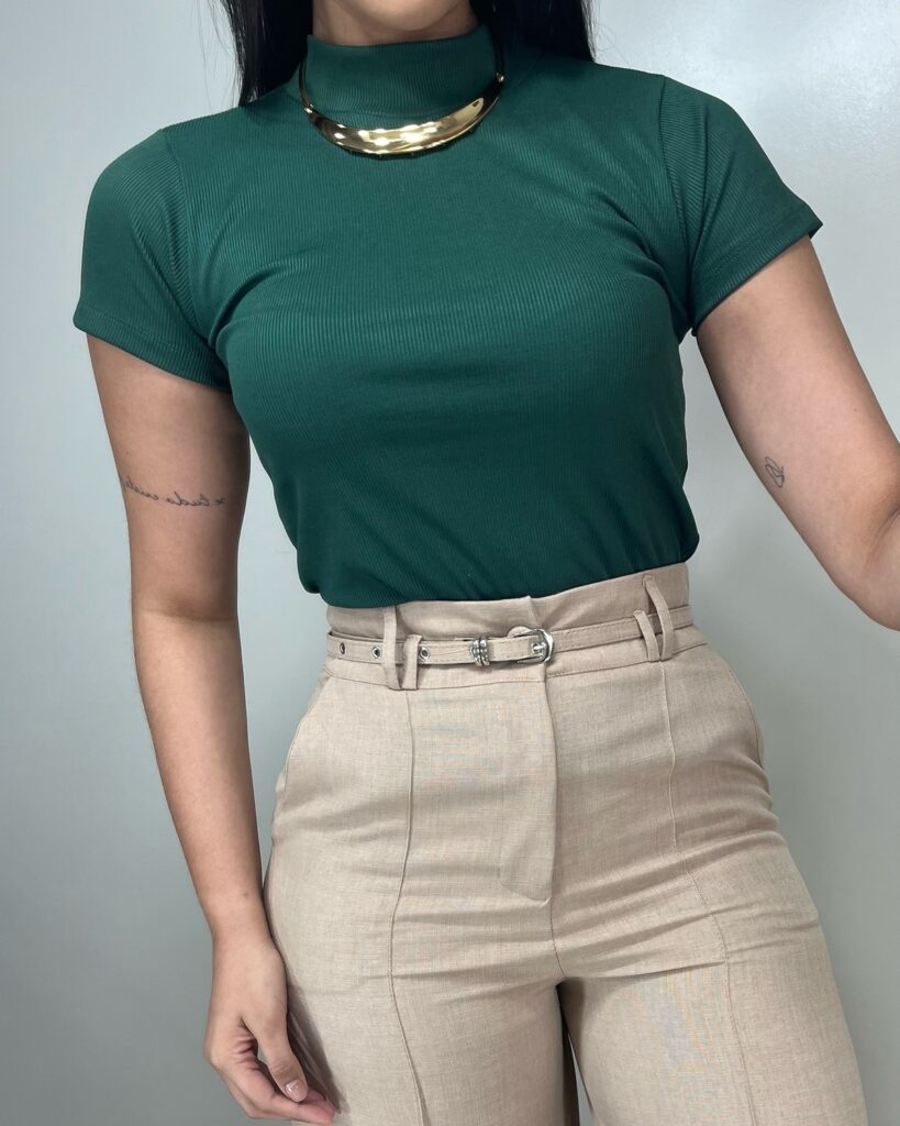 17 Beige Pants Outfit Ideas That Are Effortlessly Chic - Archeworks