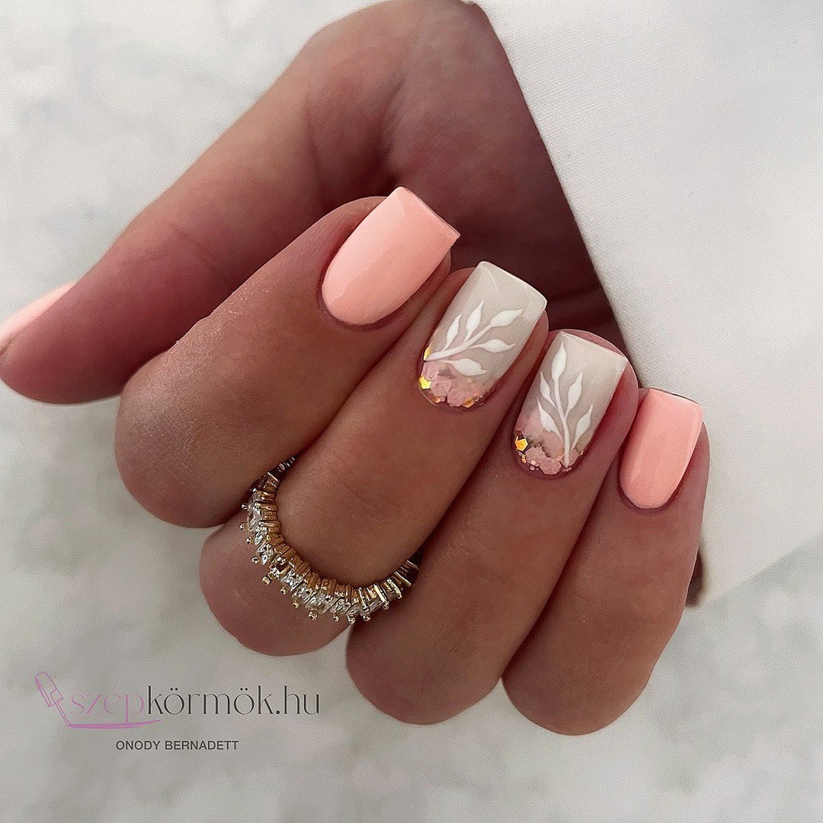18 Stunning Peach Nails with Gorgeous Design Ideas - Archeworks
