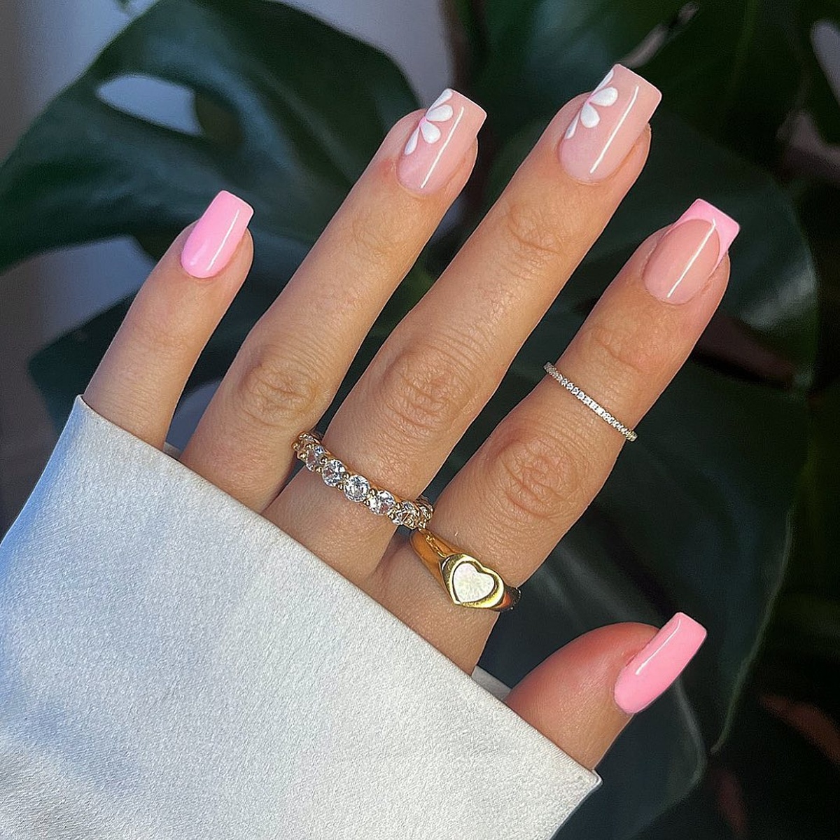 18 Flirty Pink Nail Ideas to Try - Archeworks