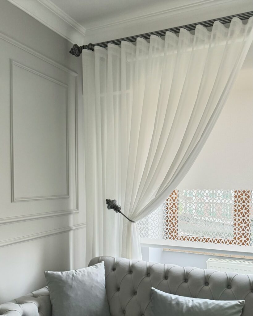 18 Elegant Living Room Curtain Ideas for the Latest Trends - Archeworks