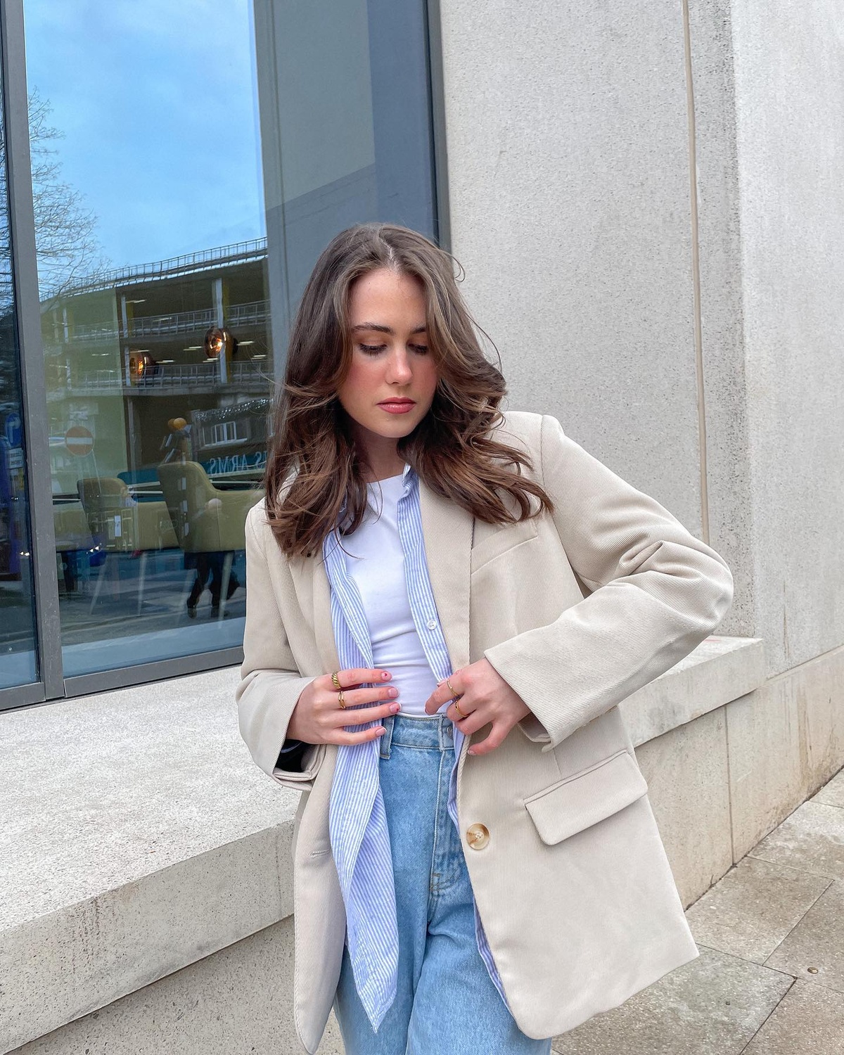 18 Elegant Cream Blazer Outfit Ideas for Modern Fashion - Archeworks
