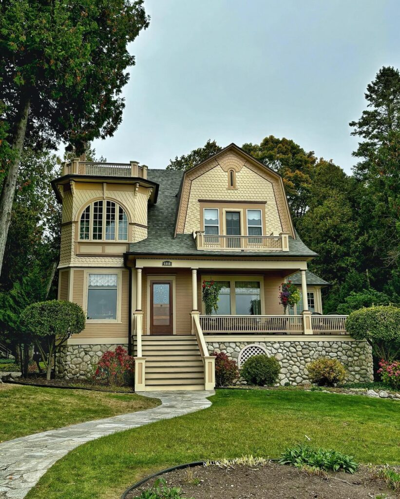 18 Modern Victorian Home Inspirations for Classic Elegance - Archeworks