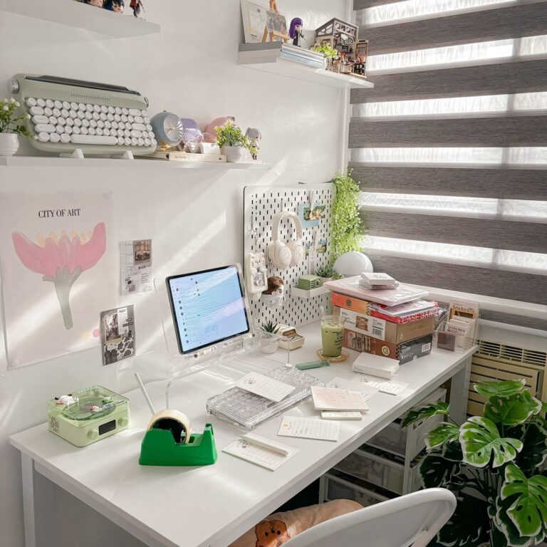 18 Small Desk Setup Ideas for Compact Workspaces - Archeworks