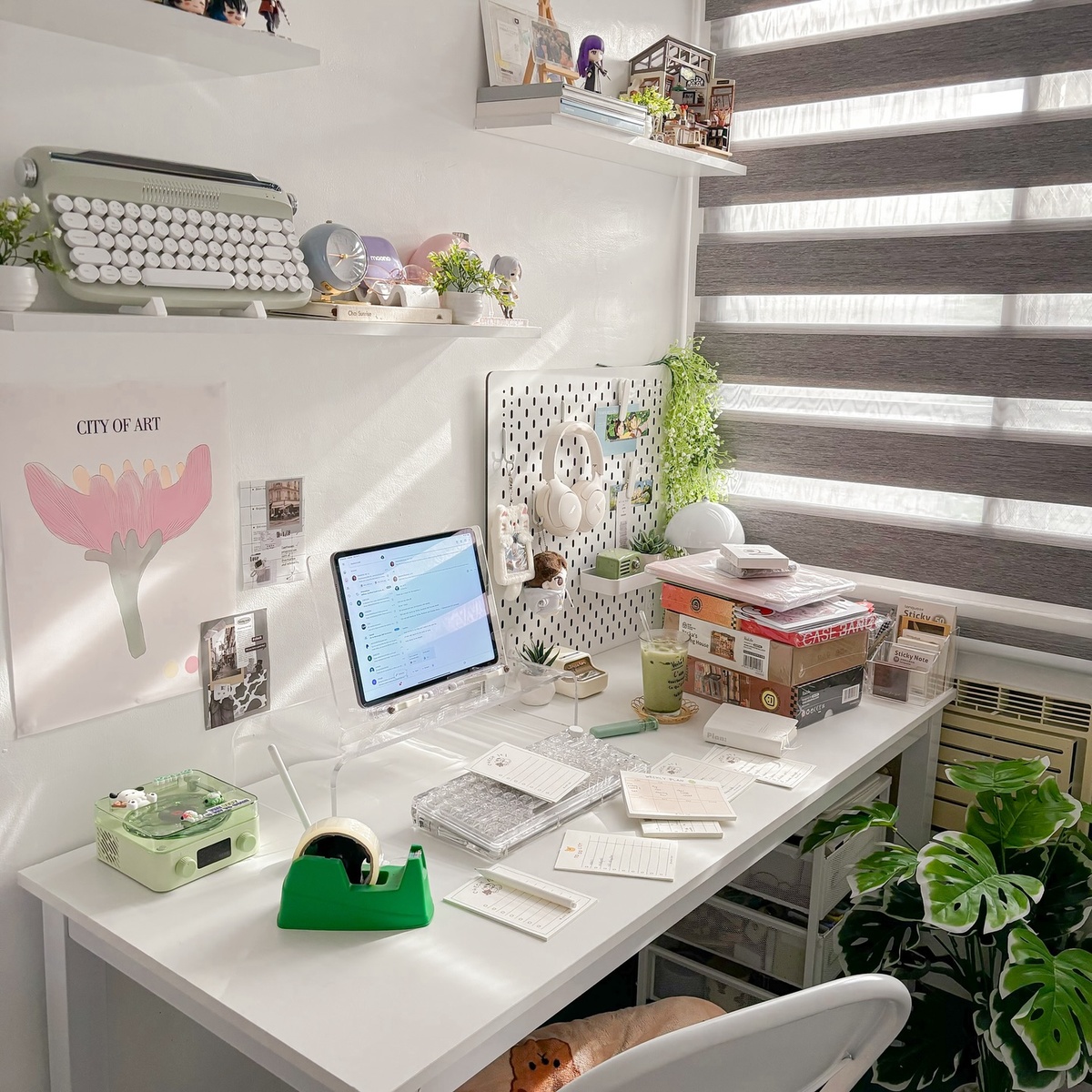 18 Small Desk Setup Ideas for Compact Workspaces - Archeworks