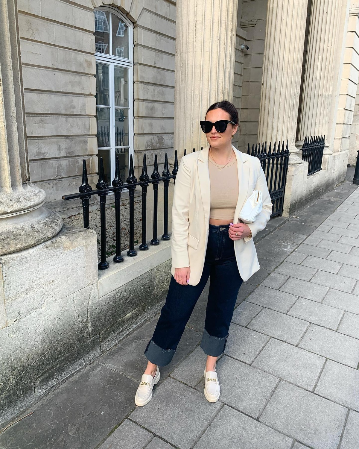 18 Elegant Cream Blazer Outfit Ideas for Modern Fashion - Archeworks