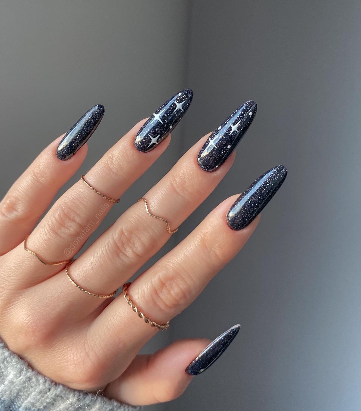 18 Chic Black Almond Nails for a Bold Look - Archeworks