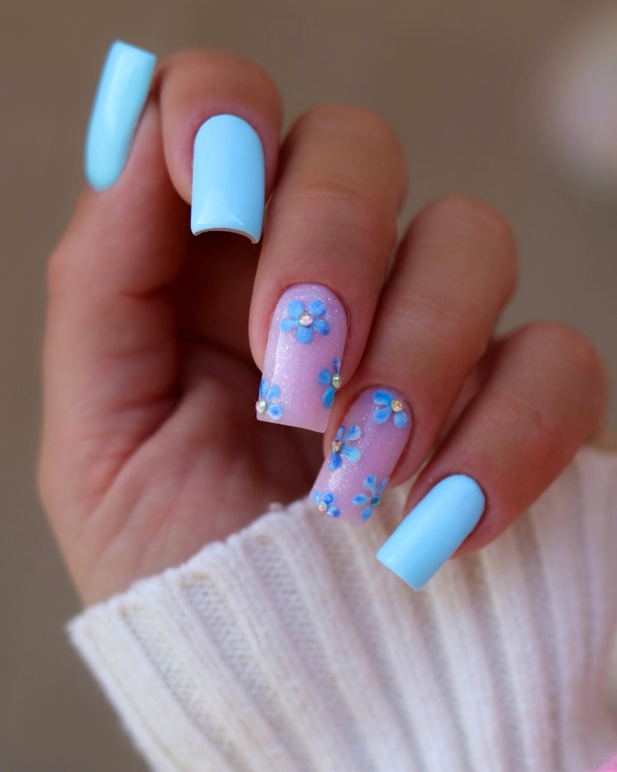 18 Bright Square Summer Nail Looks to Light Up Your Day - Archeworks