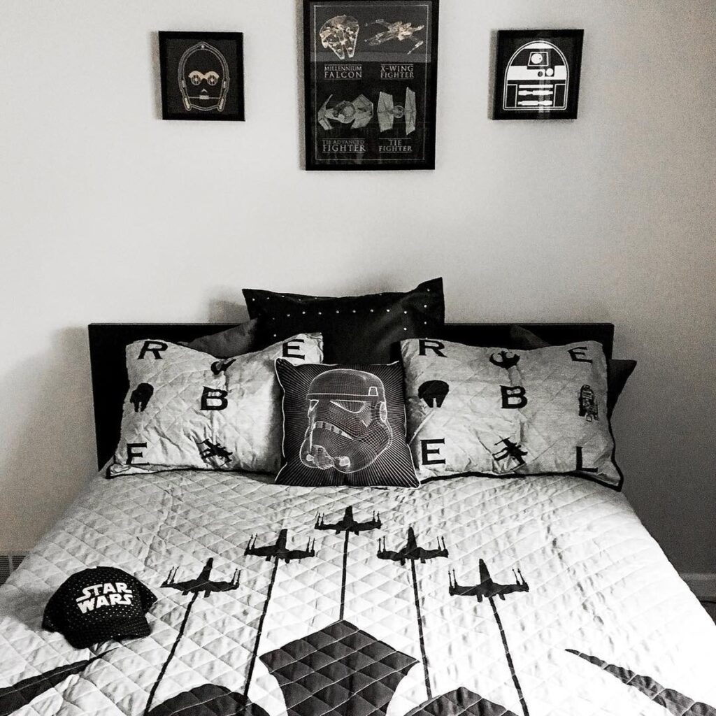 16 Fun Fandom Bedroom Ideas to Show Your Style - Archeworks