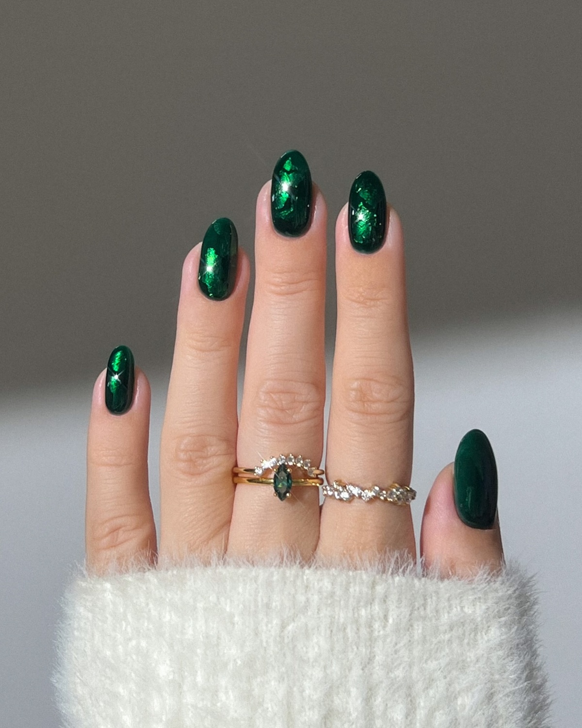 18 Elegant Dark Nail Art Inspirations - Archeworks