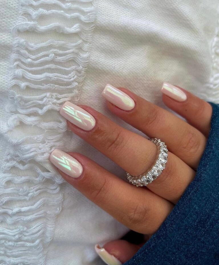18 Classy White Chrome Nail Designs - Archeworks