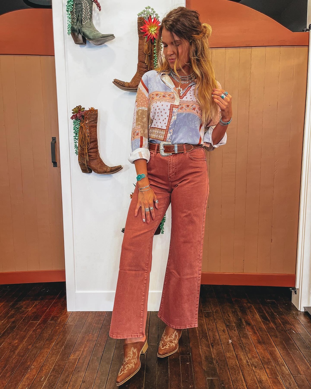 17 Bold Western Outfit Ideas Perfect for Any Occasion - Archeworks