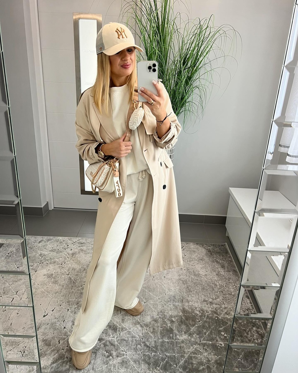 18 Elegant Beige and White Outfit Inspirations - Archeworks