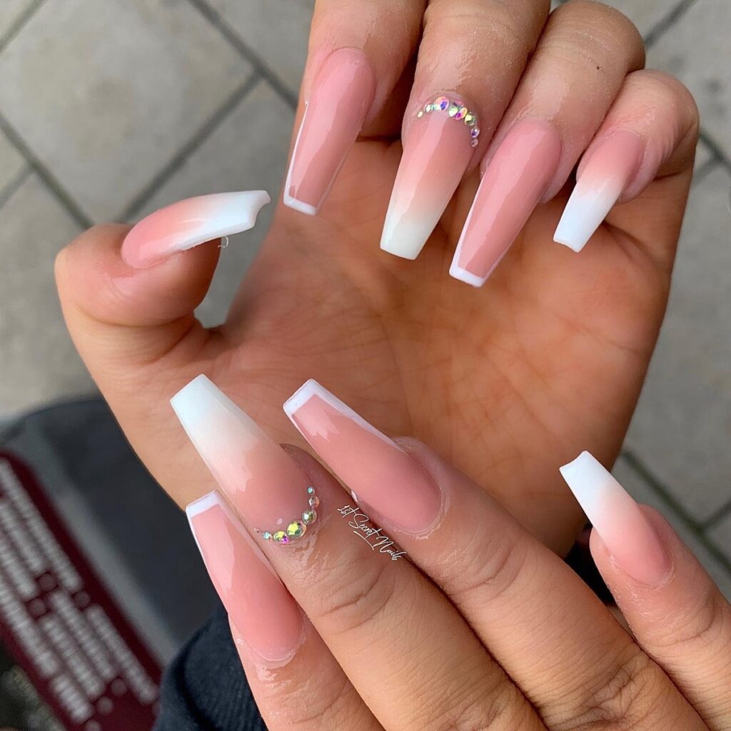 18 Perfect Medium Coffin Nails for a Glam Touch - Archeworks
