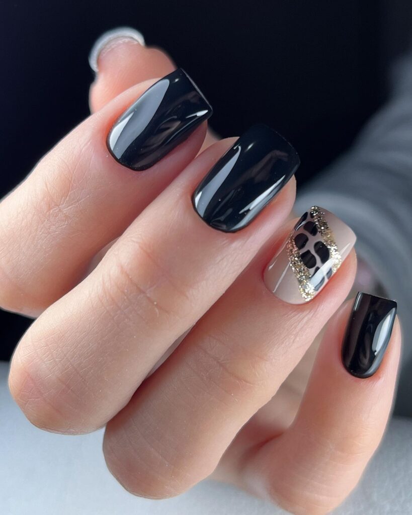 36 Bold Short Black Nail Ideas to Amp Up Your Style - Archeworks