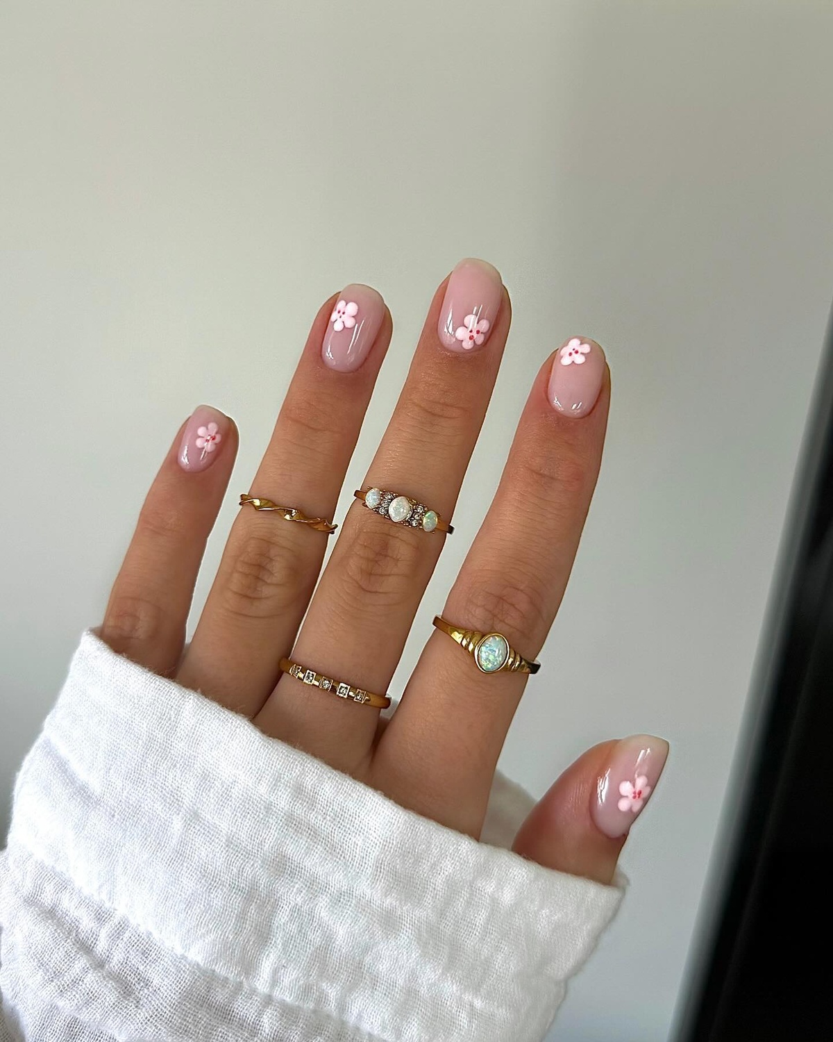 18 Clean and Simple Squoval Nail Ideas for Everyday Elegance - Archeworks