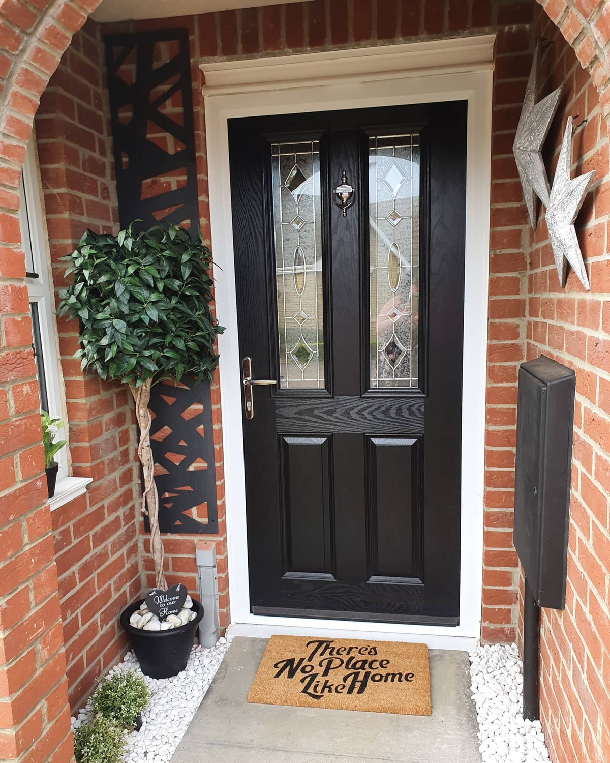 18 Amazing Black Front Door Ideas for a Bold Entrance - Archeworks
