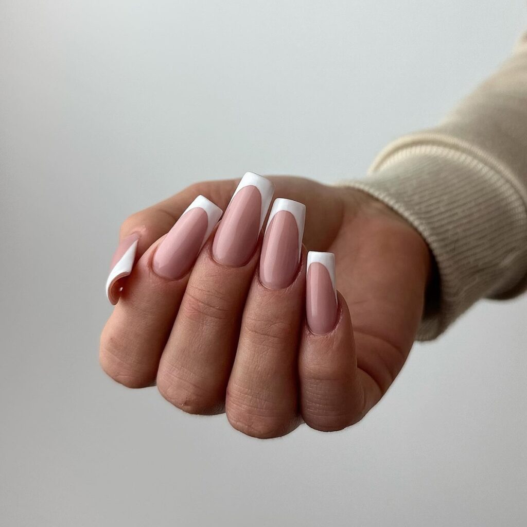 18 Trendy Square French Tip Nail Ideas - Archeworks