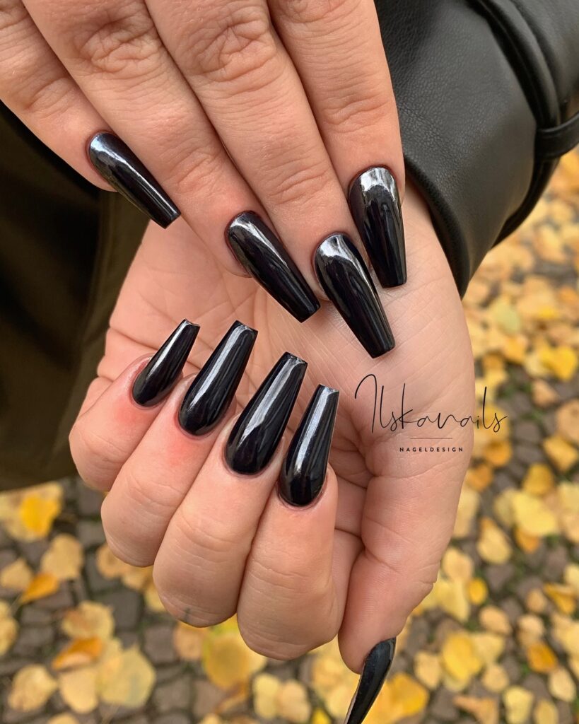 18 Classy Black Chrome Nail Art to Rock - Archeworks