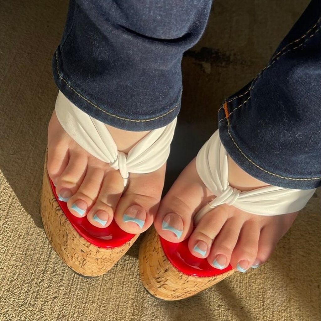 25 Fun and Cute Summer Toenail Ideas - Archeworks