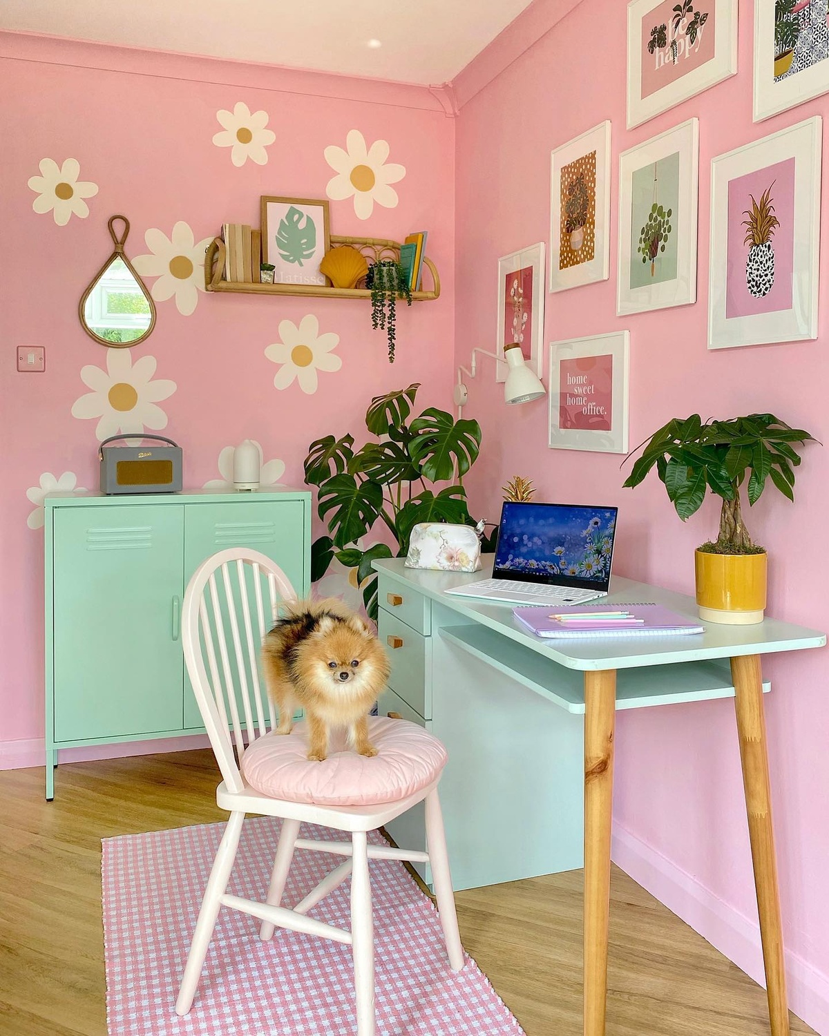 18 Cutest Girly Office Inspirations for a Fun Workspace - Archeworks