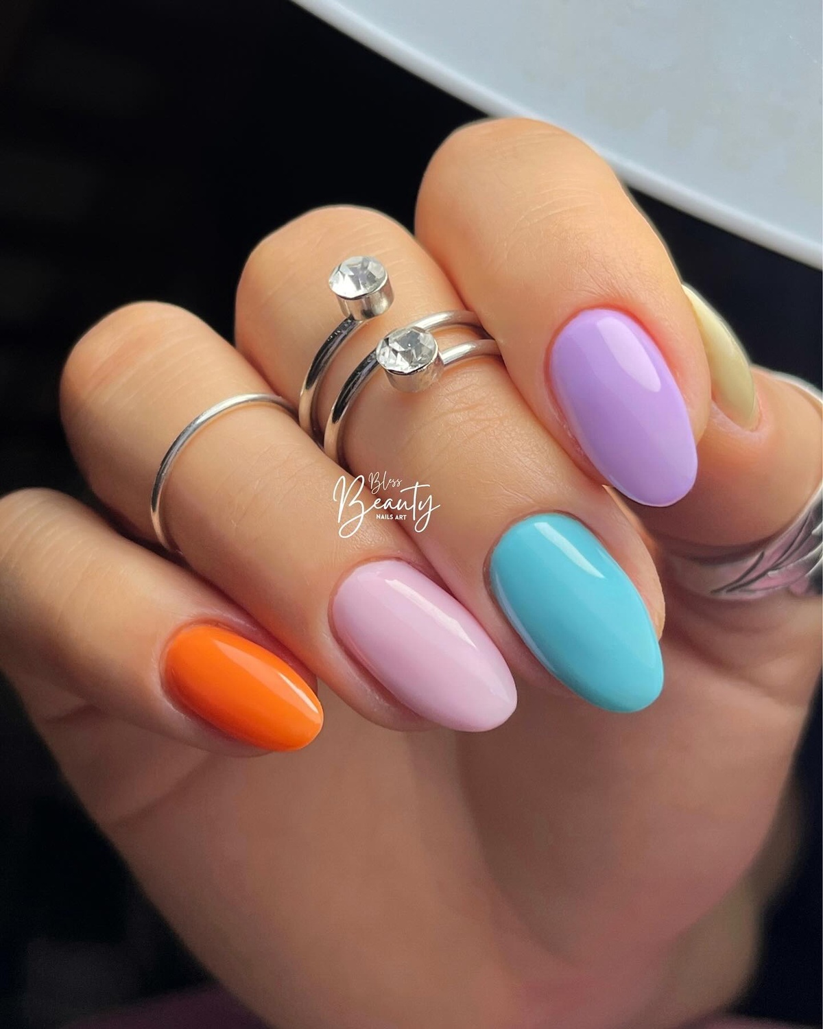 18 Playful Multi-Color Nails to Love - Archeworks