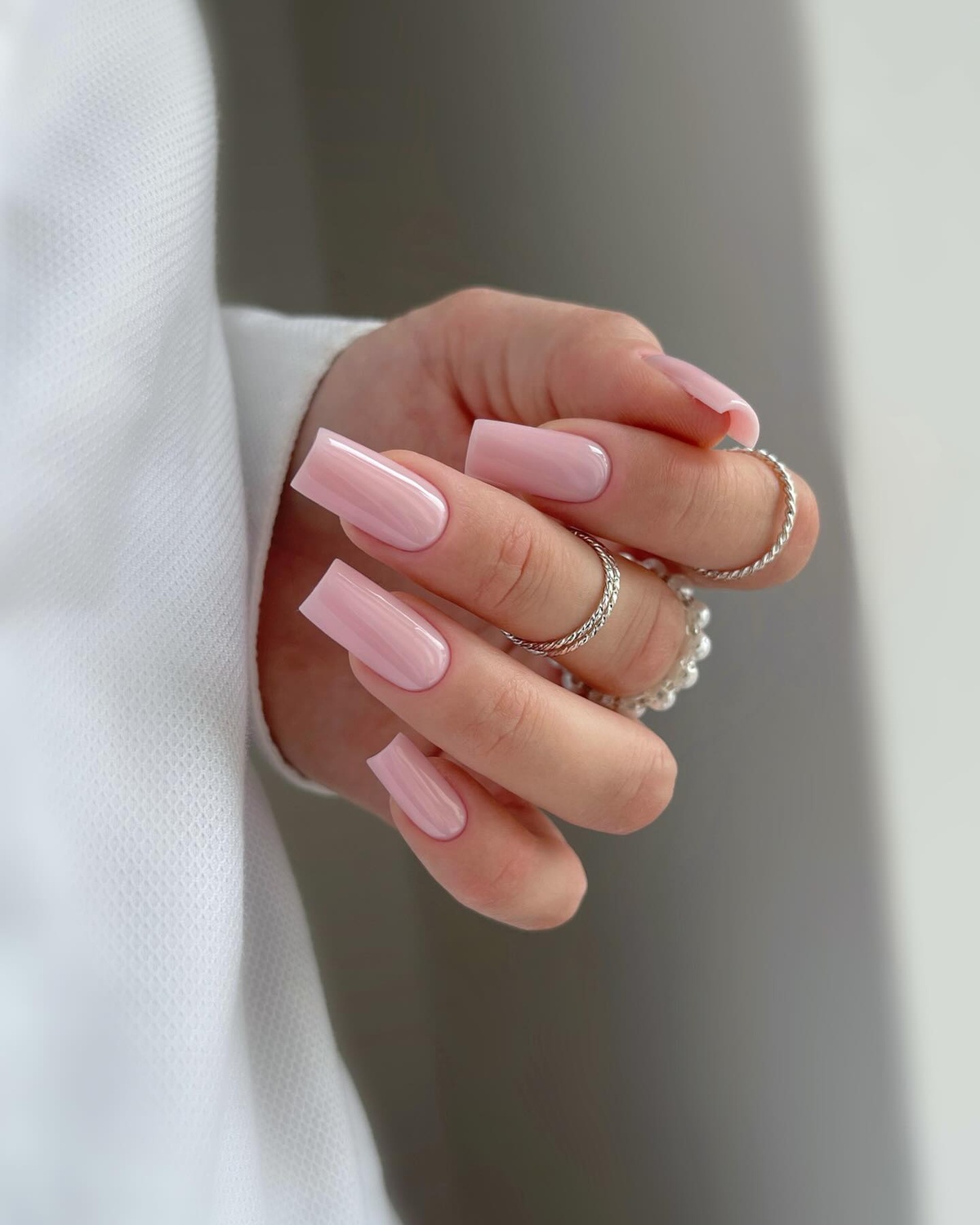 18 Elegant Square Nails with Minimalist Style - Archeworks