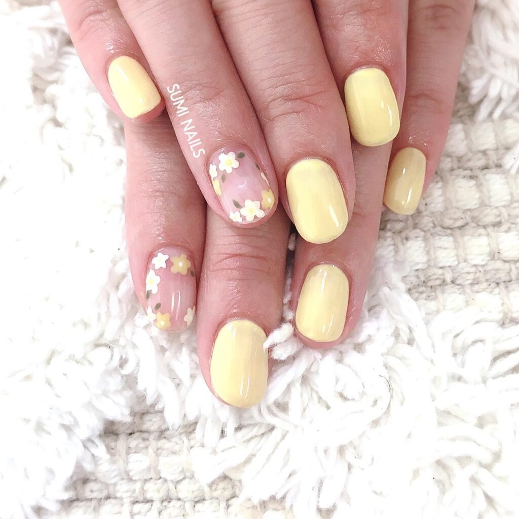 18 Adorable Pastel Yellow Nail Designs to Adore - Archeworks