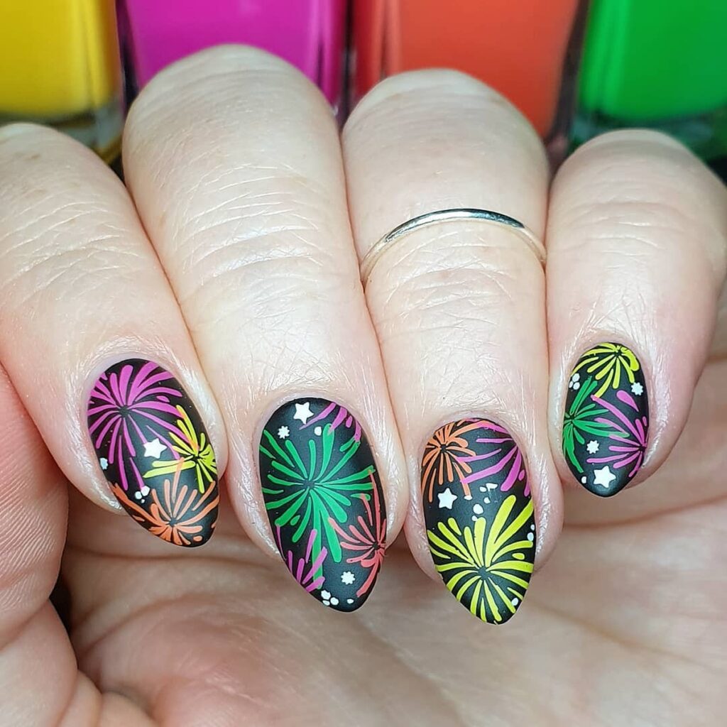 18 Sparkling Firework Nail Art Designs - Archeworks