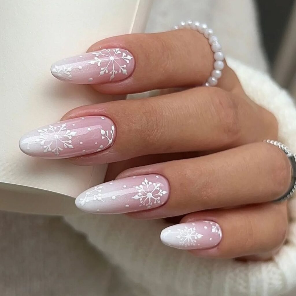 18 Elegant Snow Nail Designs for Winter - Archeworks