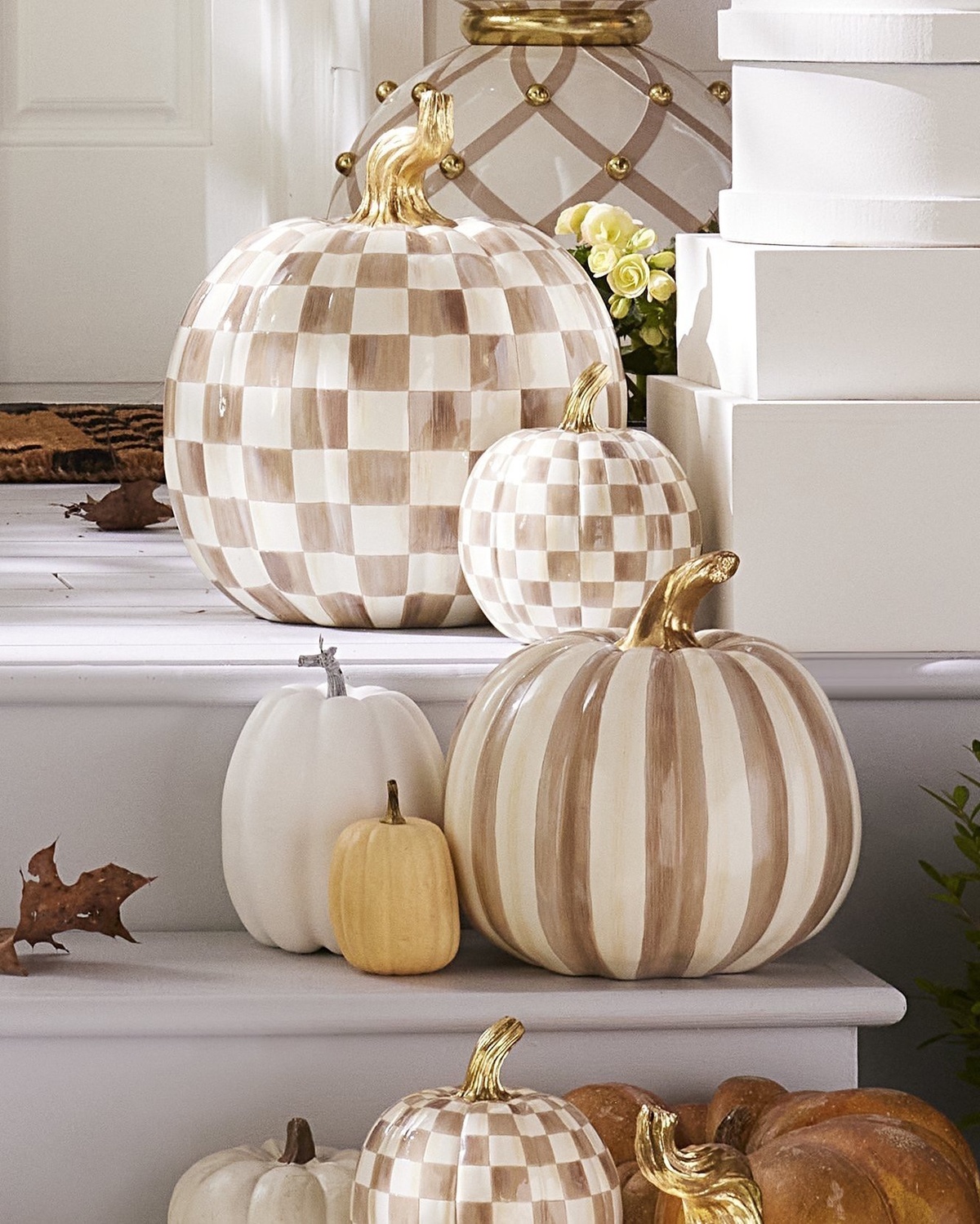 18 Creative Pumpkin Painting Ideas for Fun Decorations - Archeworks