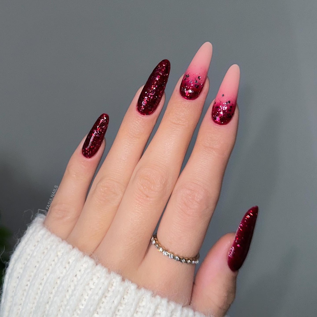 18 Elegant December Nail Designs to Try - Archeworks
