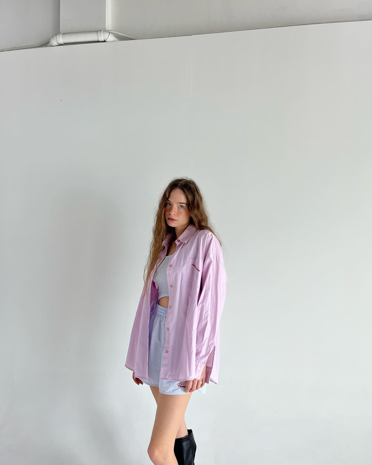 18 Cute Pink Shirt Outfit Ideas with Styling Tips - Archeworks