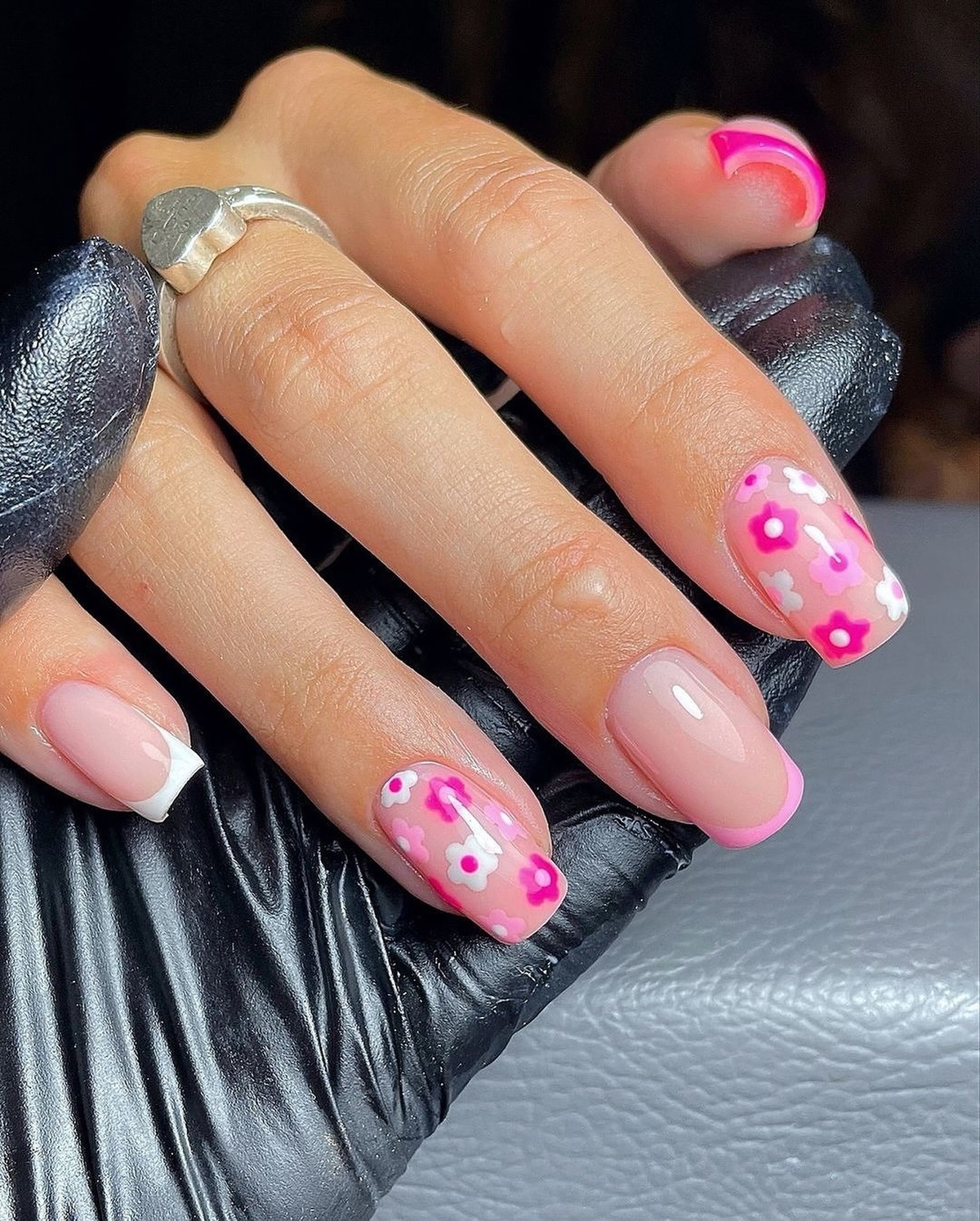 18 Cool Pink Nail Designs with Flowers to Try - Archeworks