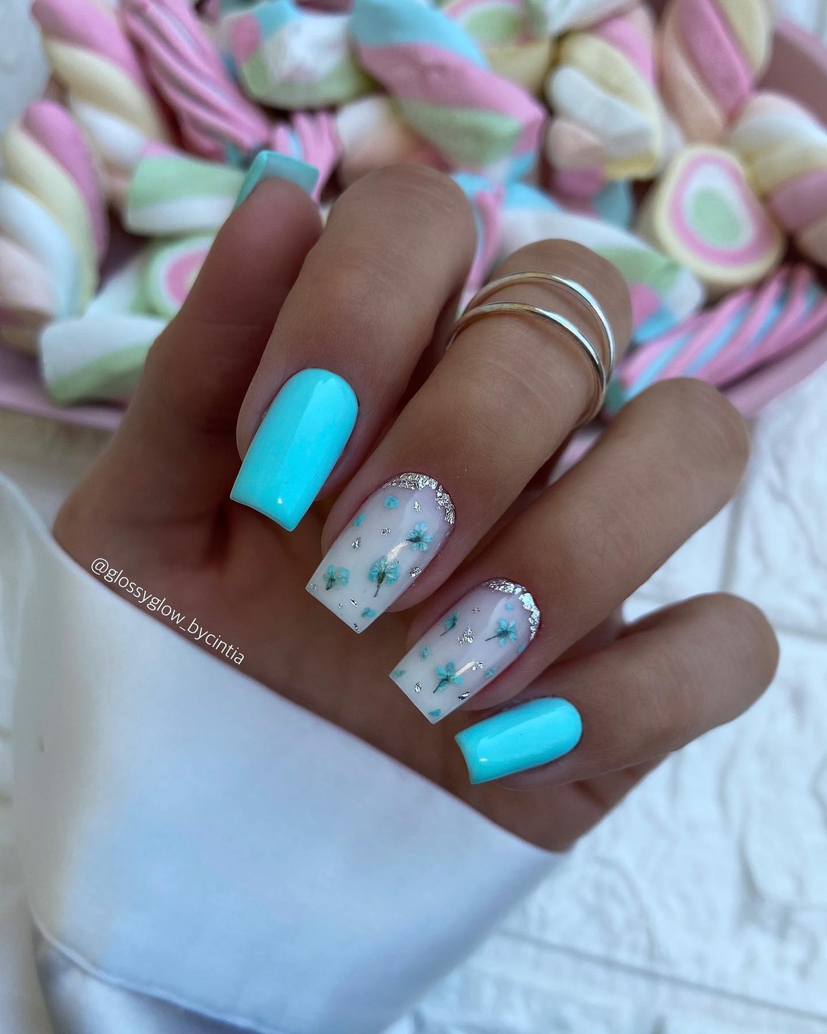 18 Gorgeous Light Blue Nails for Summer - Archeworks