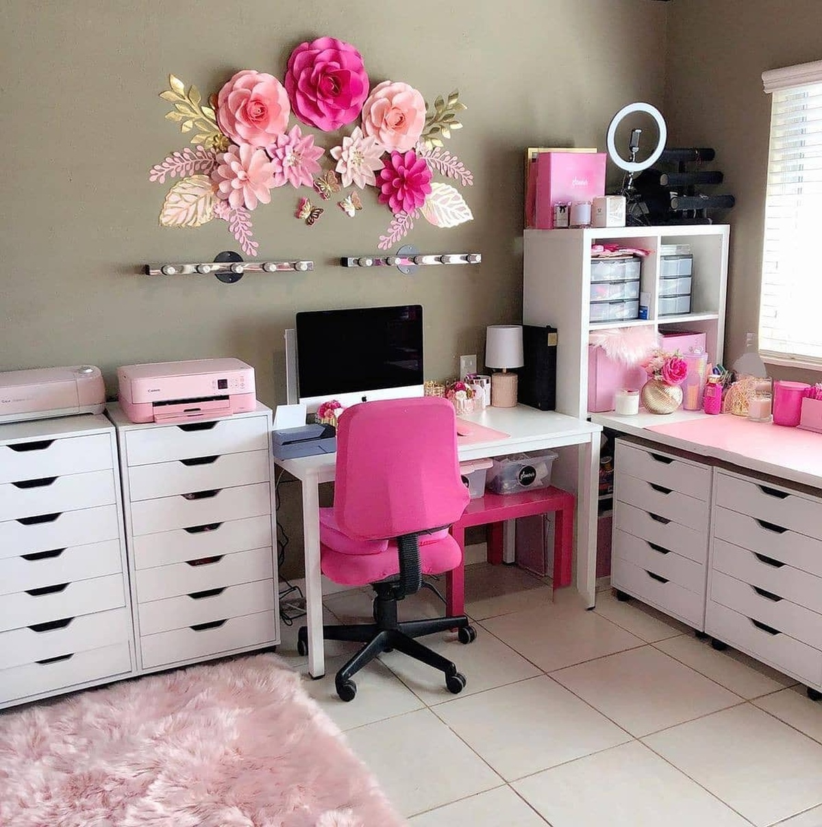 18 Cutest Girly Office Inspirations for a Fun Workspace - Archeworks