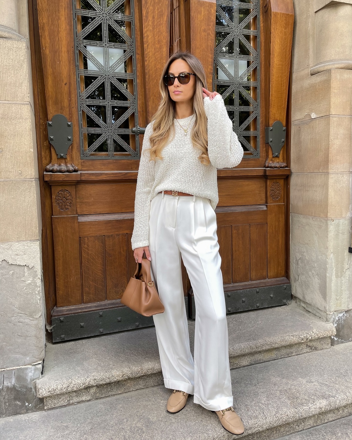 18 Elegant Light Color Outfit Ideas for Any Occasion - Archeworks