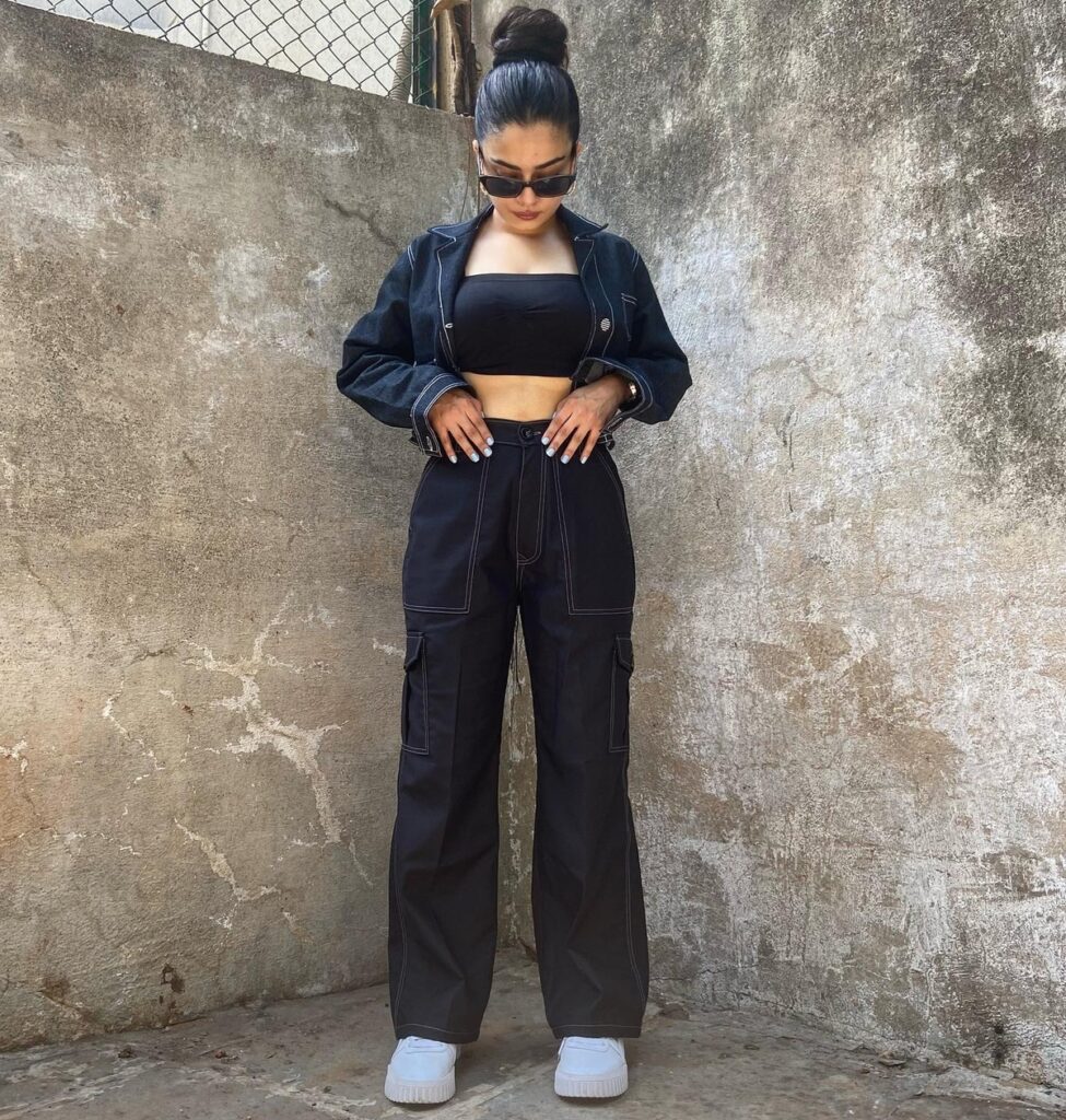 18 Edgy Black Cargo Outfit Ideas for Casual Looks - Archeworks