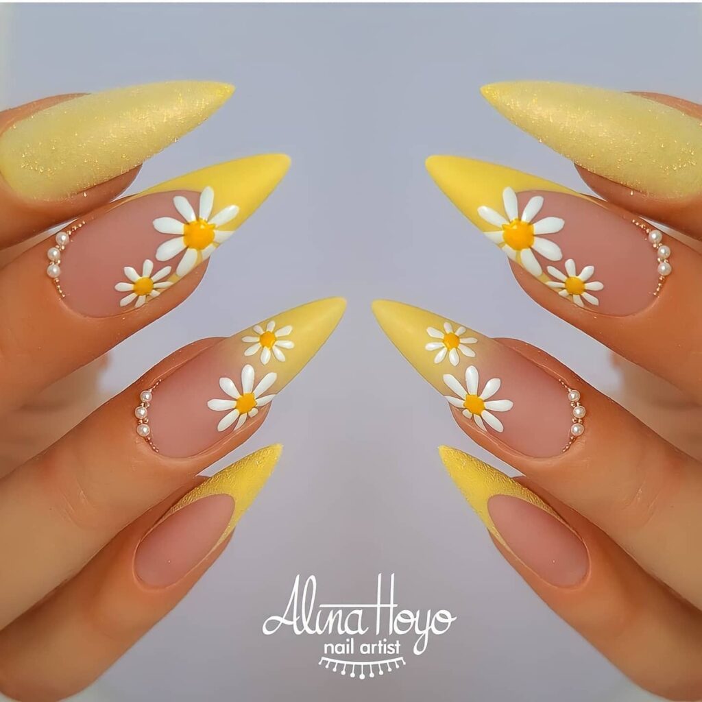 18 Cheerful Pastel Yellow Nail Designs You’ll Love - Archeworks