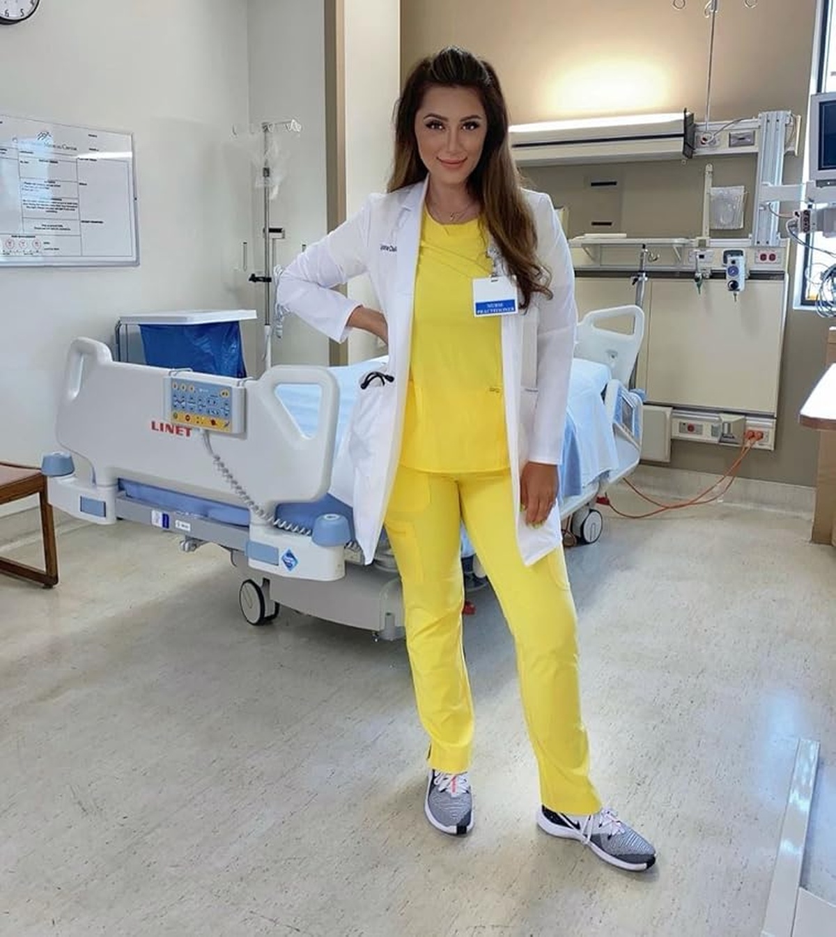 16 Trendy Nurse Scrub Outfit Ideas for a Polished Look - Archeworks