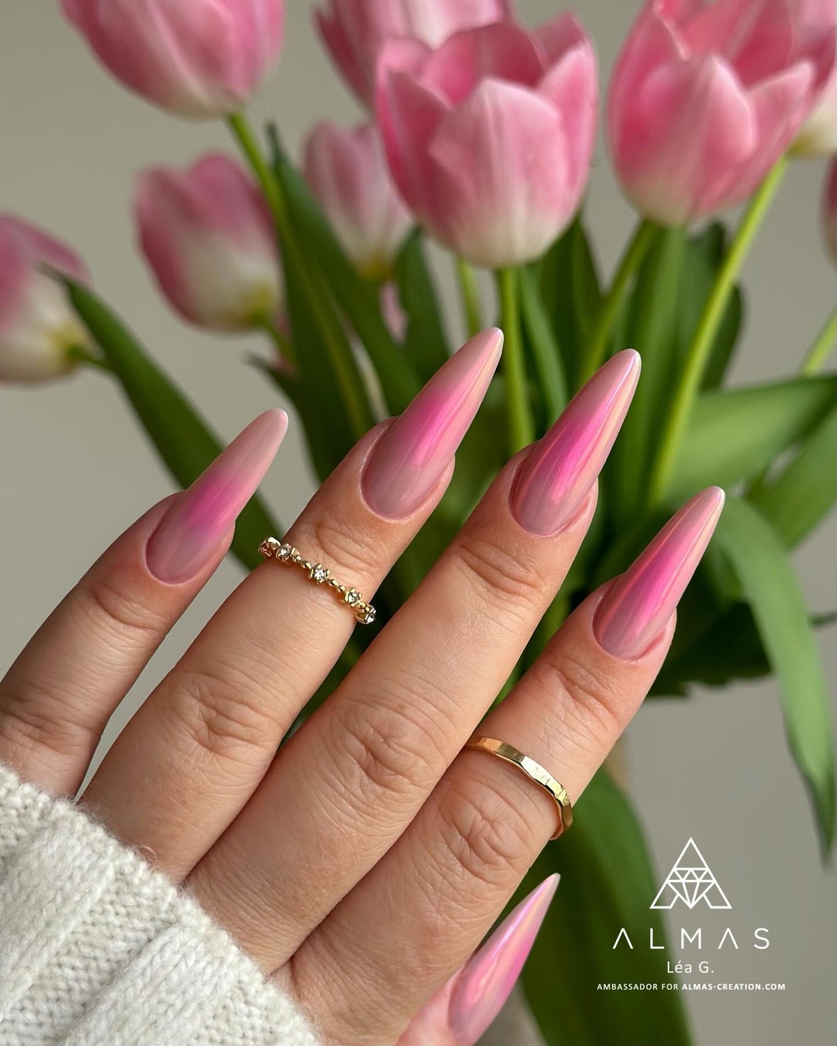 18 Trendy Acrylic Summer Nail Designs to Try - Archeworks