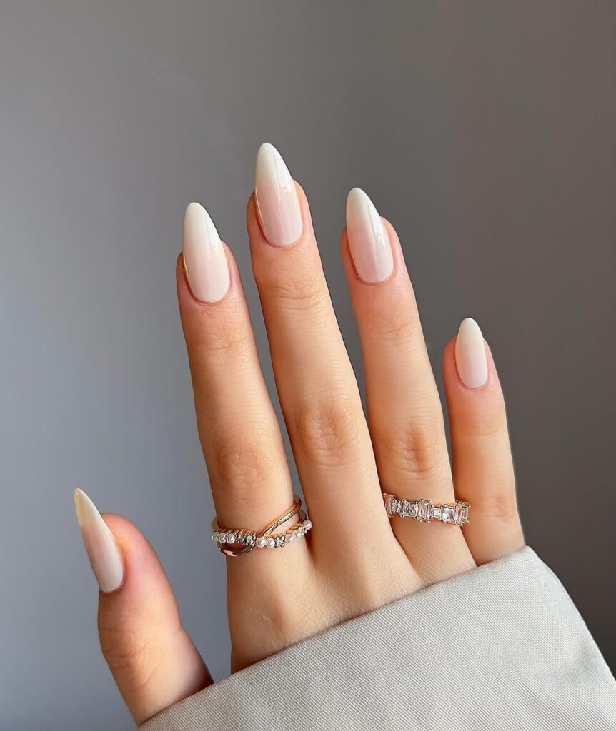 19 Gorgeous One-Color Nails for a Minimalist Vibe - Archeworks